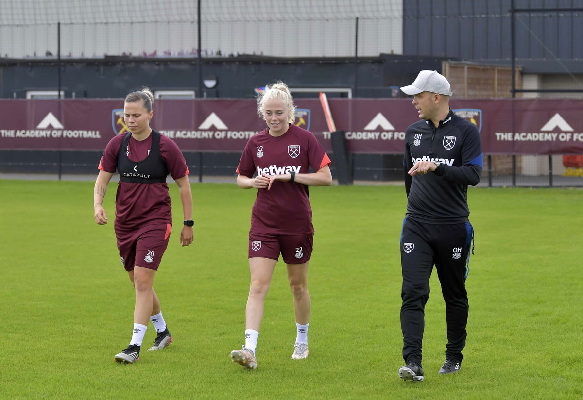 Hammers sign three players - West Ham News