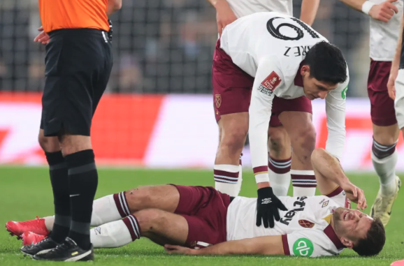 Disaster as hamstring injury means ‘out for season’ - West Ham News