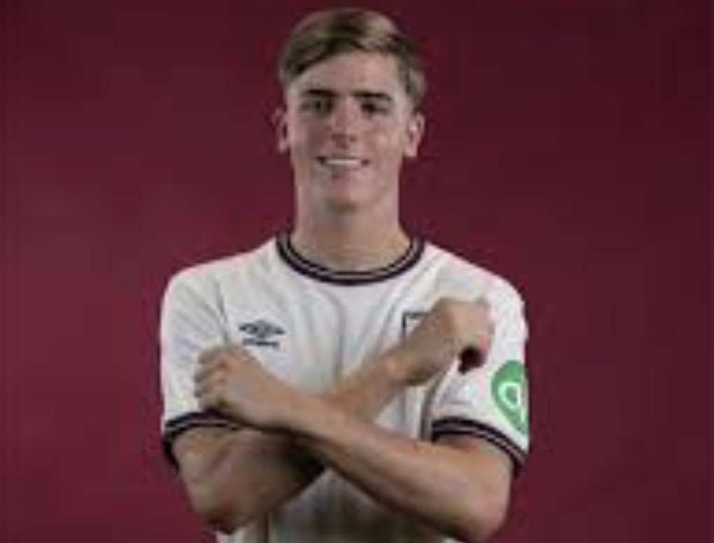 ‘Box to box midfielder is making waves’ | West Ham News