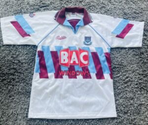 Worst shirt ever ! - West Ham News